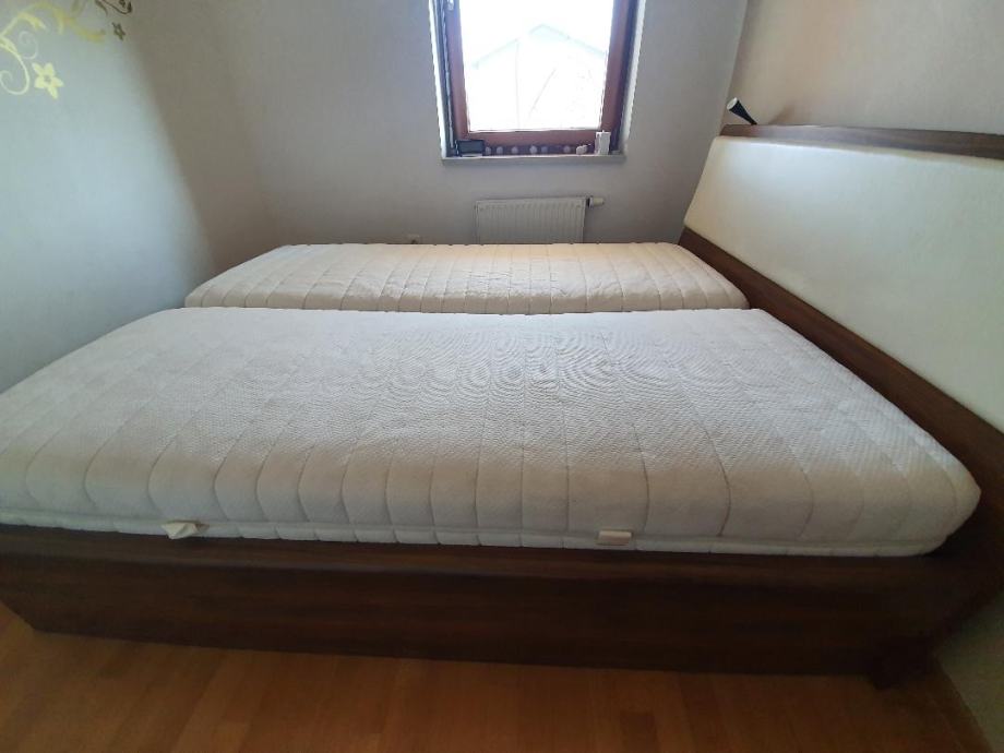 Postelja Alples Samba 160x200, z dvižnim mehanizmom ter vzmetnicami