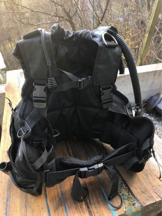 BCD kompenzator plovnosti Mares Frontier Expedition