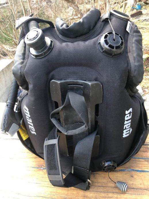 BCD kompenzator plovnosti Mares Frontier Expedition