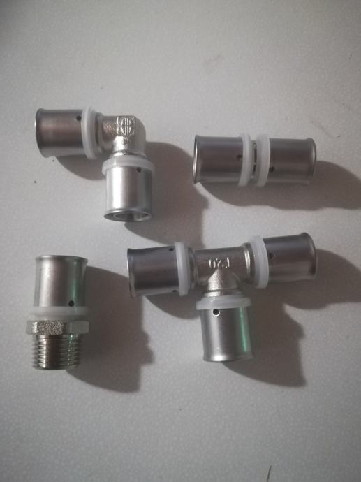 Aluplast pex cev fi20 10metrov +priključki