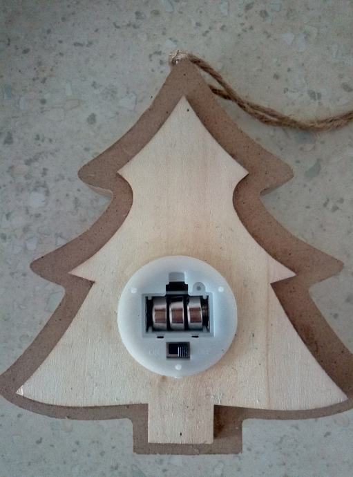 LED božično/novoletna lesena smrečica 13x13cm
