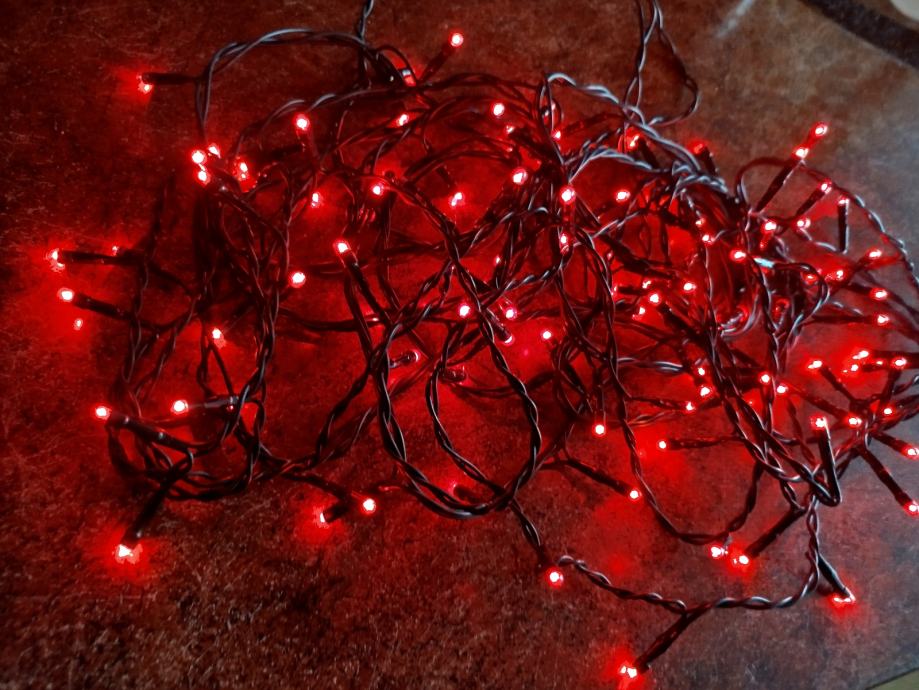 Mini 100 led lučk z rdečo svetlobo za jelko