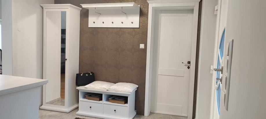 Komplet predsoba, stilska, moderna