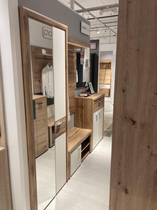 PREDSOBA RONNY EKSPONAT