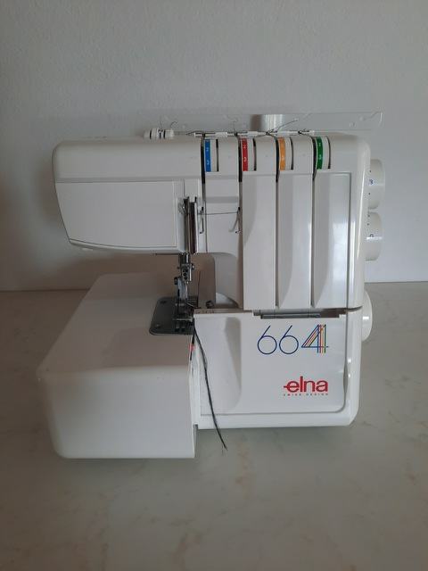 Overlock šivalni stroj Elna 664