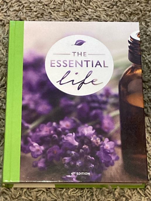 The essential life, knjiga, 4. izdaja, 2017, 464. strani