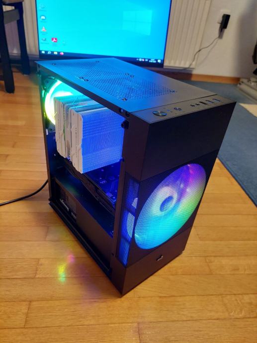Gaming Računalnik: Ryzen R7 3800X, 32GB, Asus GTX 1070 Strix