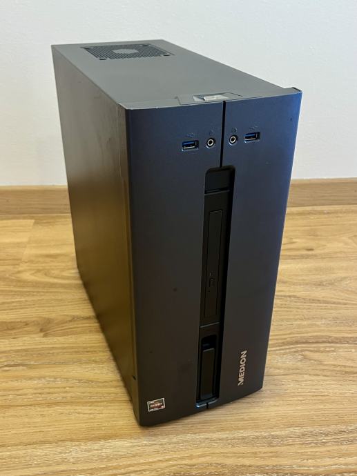 Računalnik AMD Ryzen 5 1600, 16GB RAM, 500GB SSD, Radeon RX 560 4GB