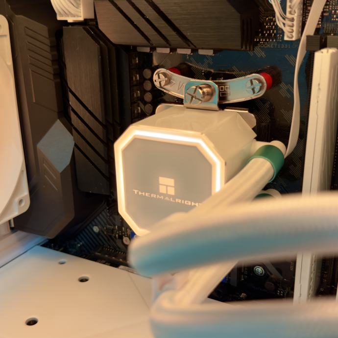 RTX 3070 | Ryzen 5 5500 | 32GB RAM | 1TB SSD | Gaming računalnik