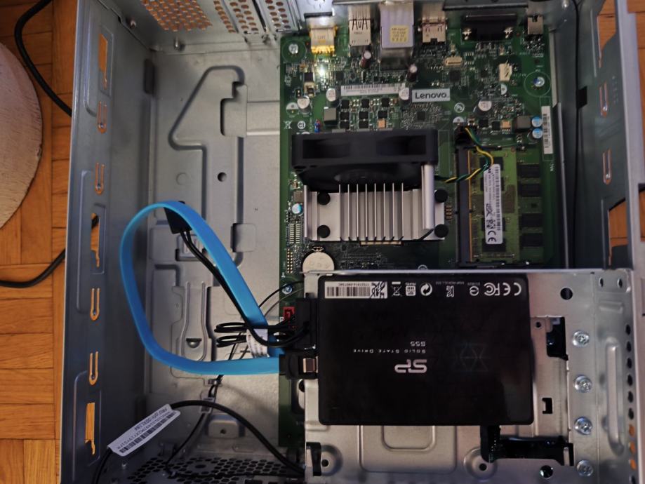 RYZEN 3 4X3.5GHz,12GB RAM,240GB SSD,VEGA 3 2GB HDMI,RGBLED,W11-MENJAVA