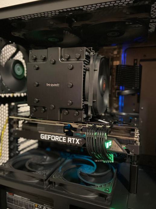 Stacionarni računalnik (5900x, 64GB, RTX 3080 OC,...)