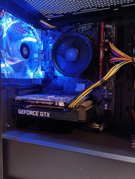 MEGA GAMING PC Ryzen 5 5500 6/12 16GB GTX 1660 Ti m.2 + 2TB računalnik