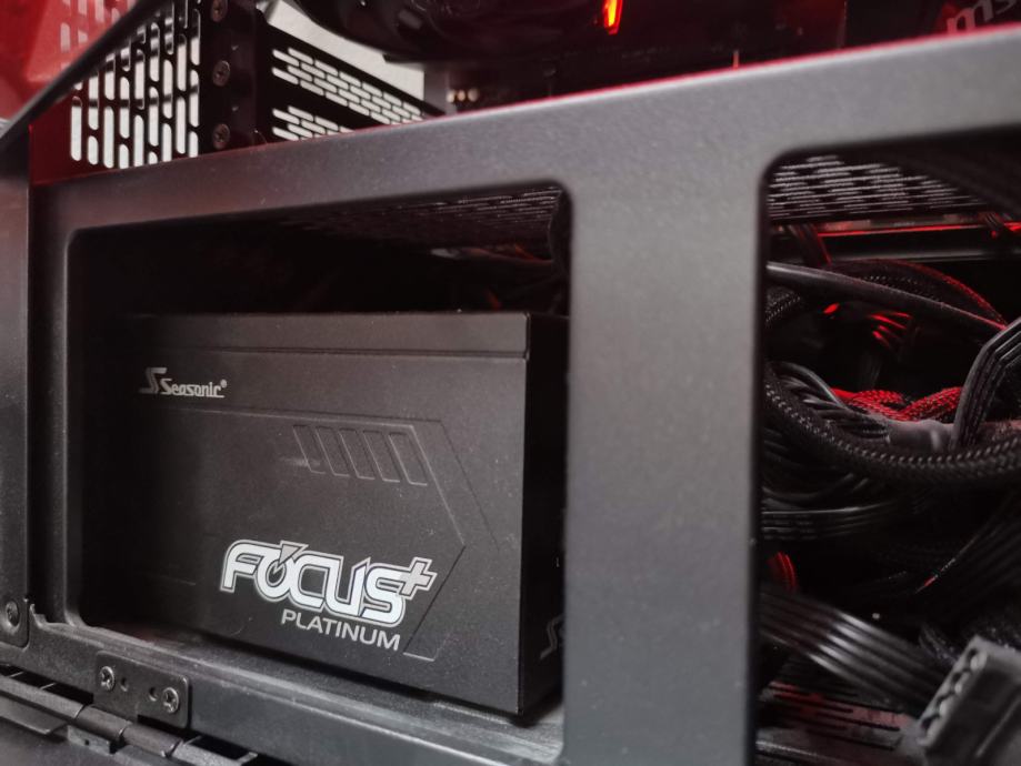 Ultra RGB Gaming PC/Računalnik - Ryzen 7 / RTX 3080 / 32GB RAM