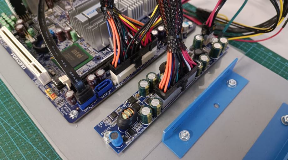 Foxconn 45CS Intel Atom 230 Intel 945GC Mini ITX + PSU