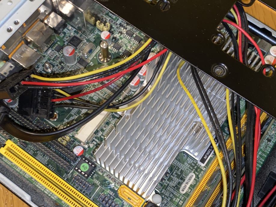 Mini-ITX PC računalnik z Intel Atom D510 procesorjem