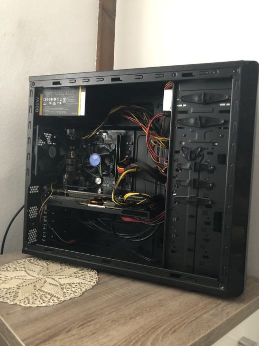 Gaming računalnik Intel i5 , ATI Radeon r9 390 8gb, 8Gb ram.SSD 250GB
