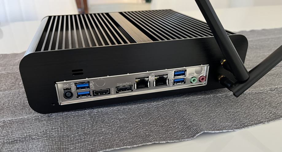 Pasivno hlajen, Intel i5-7600T, 16GB RAM, 1TB NVME SSD, WiFi 6E BT 5.2