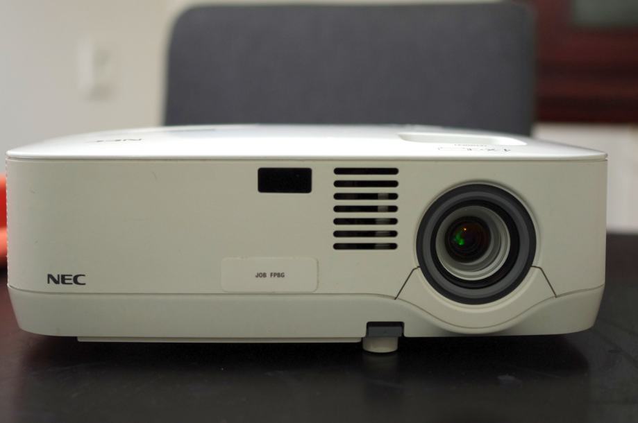 NEC LCD projektor NP400