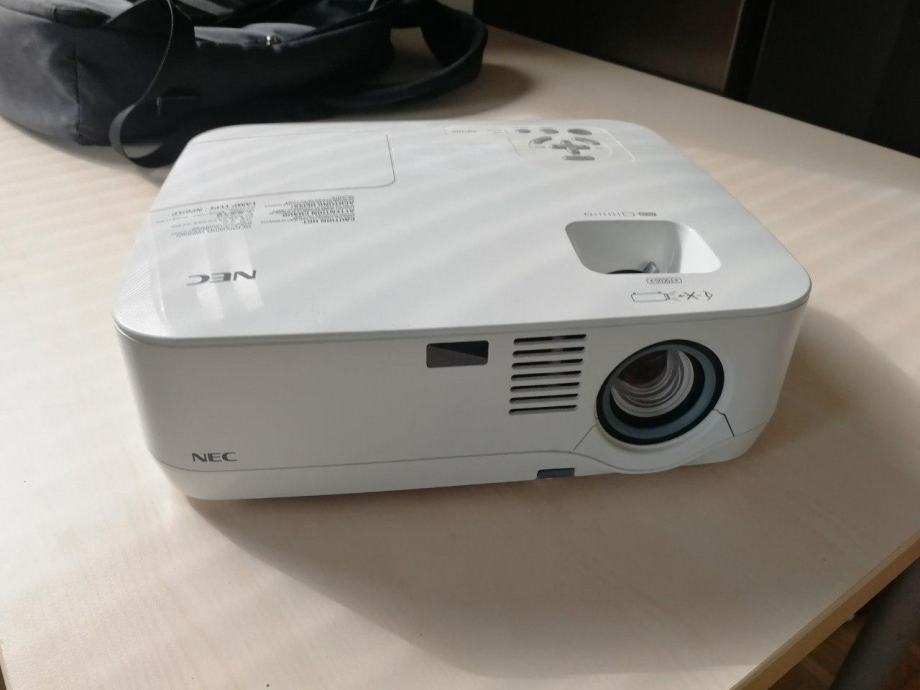 NEC NP-400 Projektor