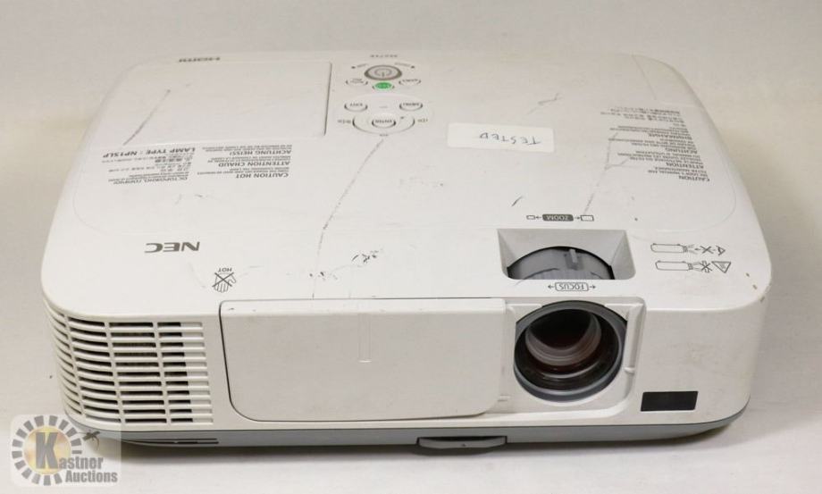 Projektor NEC M230X + projektno platno 180 x 180 cm