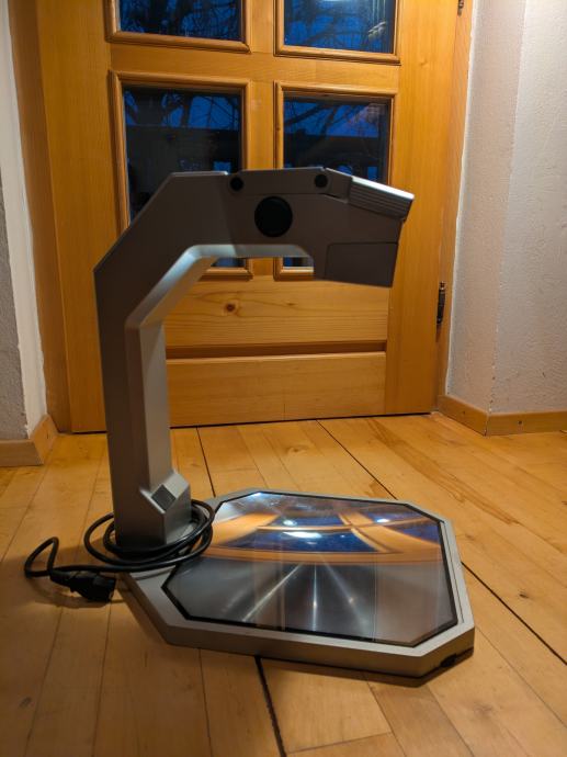 Projektor / zrcalni grafoskop Iskra Vega
