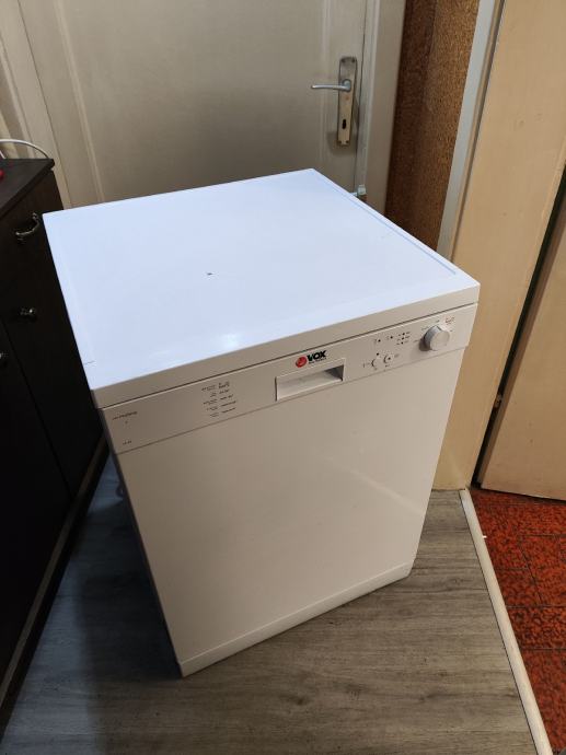 Pomivalni stroj Vox LC 20