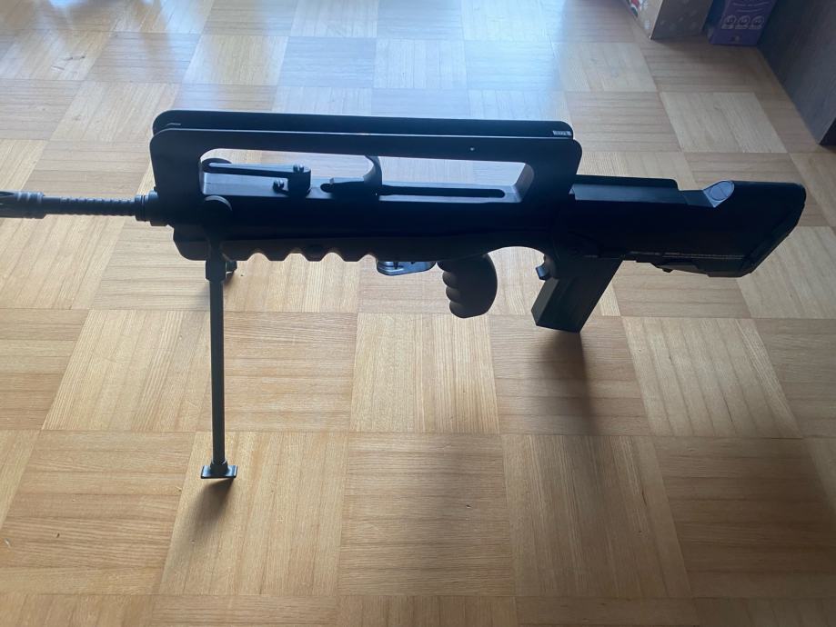 Airsoft Famas F1