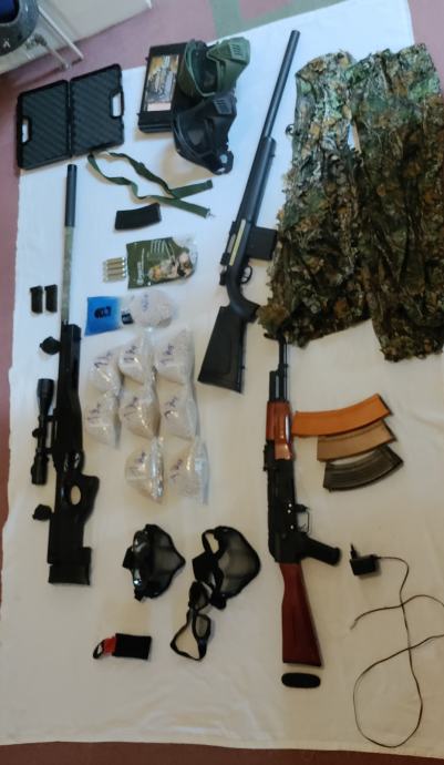 Airsoft oprema in puške