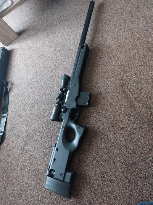 Airsoft ostrostrelna vzmetna puška