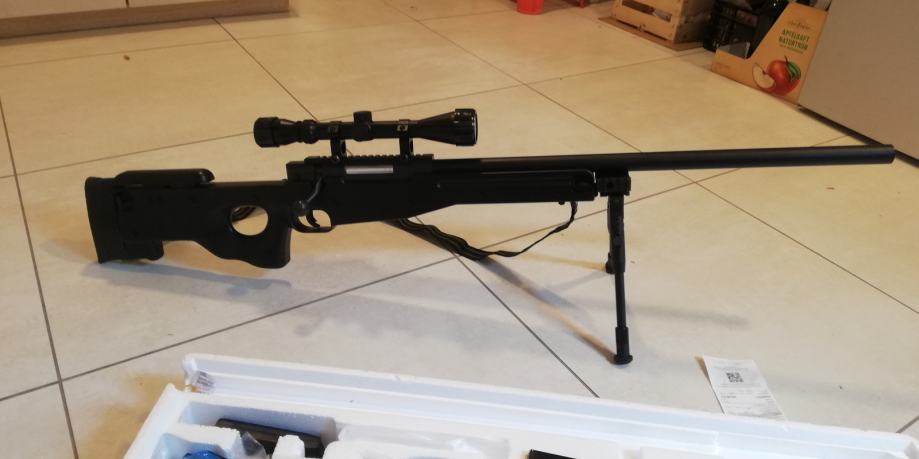 Airsoft puška Well MB-01 z opremo