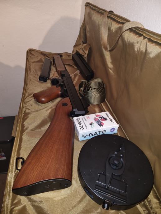 CYMA CM.033 Thompson M1A1 MOSFET + Drum Magazine + Torba