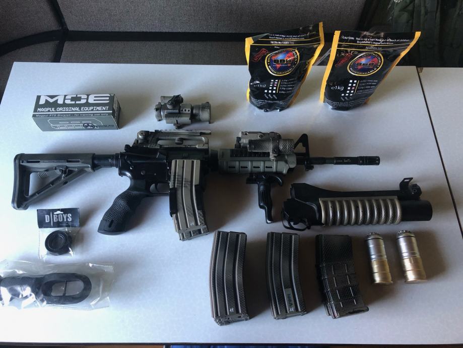 GUNFIRE Airsoft replica M4 A1 Full metal