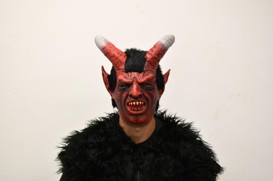 Maska Parkelj Krampus Plameni grožnje