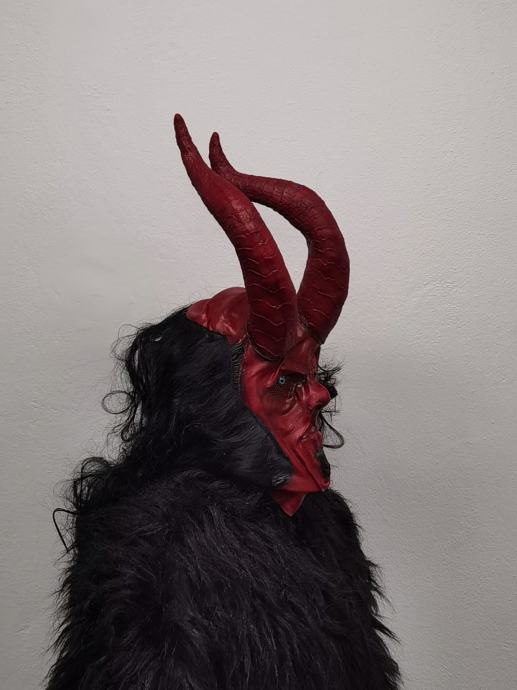 Maska Parkelj Krampus Rdeči hrust 1