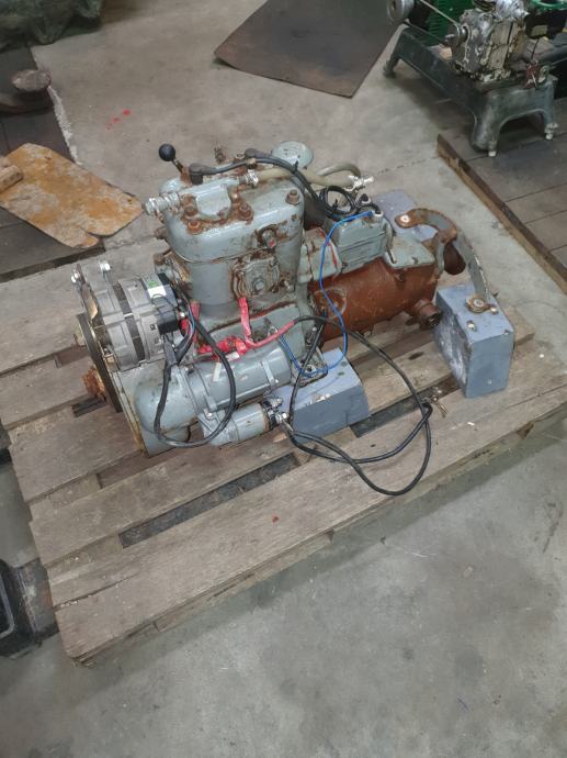 Albin motor za barko čoln