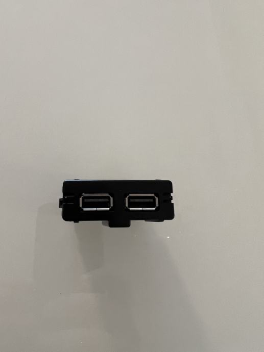 Dvojni usb priključek 5QD 035 726 (VW, Škoda)