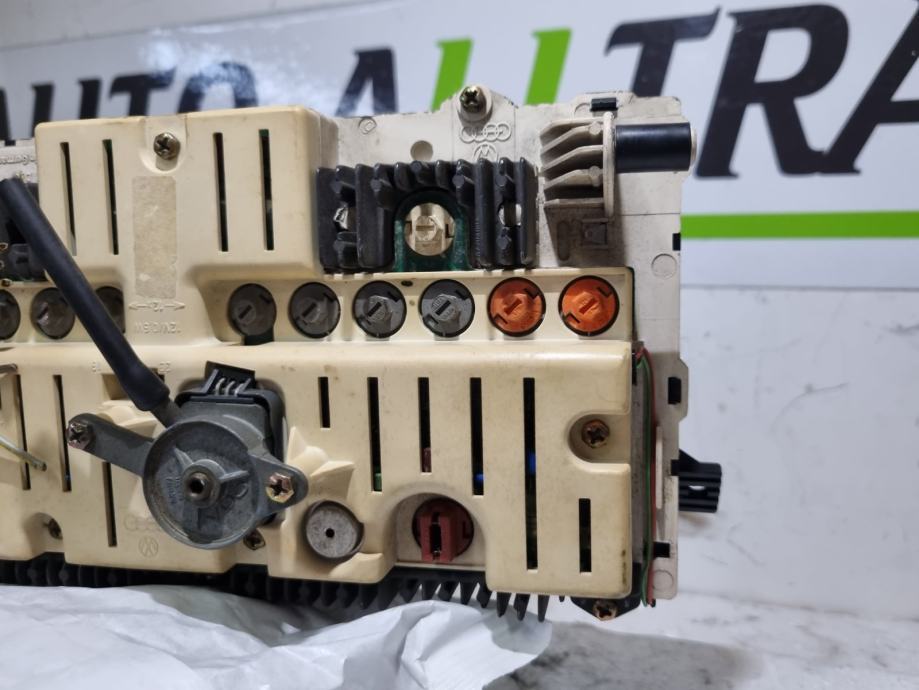Vw Golf 2 GTI rally digifiz kilometer ura 993709141