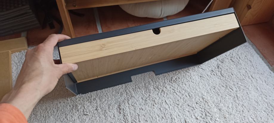 Elloven stojalo za monitor IKEA