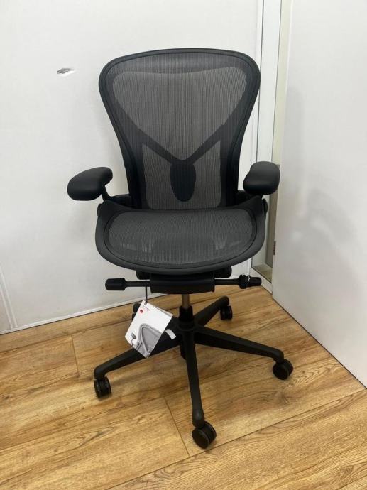 Nov Herman Miller Aeron Remastered s PostureFit