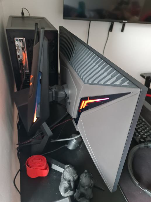 GAMING KOMPLET (pc,monitor,miza,stol in vsa oprema)
