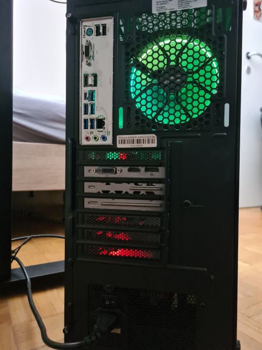 GAMING KOMPLET/ RAČUNALNIK + DODATKI