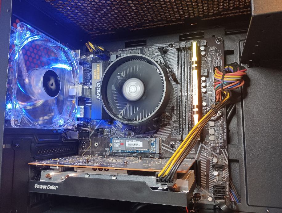 SUPER GAMING PC Ryzen 5 3600 16GB RAM AMD RX 6600 8GB DDR6 SSD KOT NOV