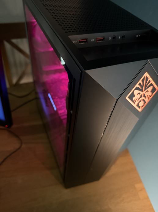 HP Omen Obelisk + Omen Gaming Monitor 25 - 144hz / Komplet Namizni