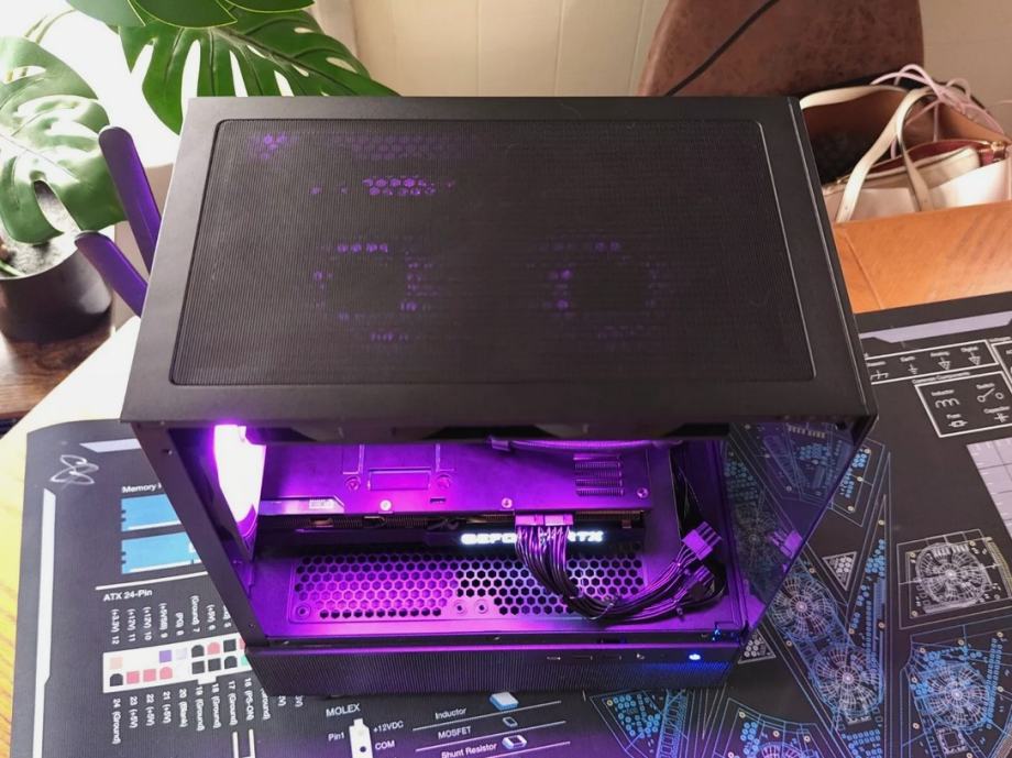 Mini PC (AMD RYZEN 7,32GB RAM,1TB SSD,RTX 3080 10gb)