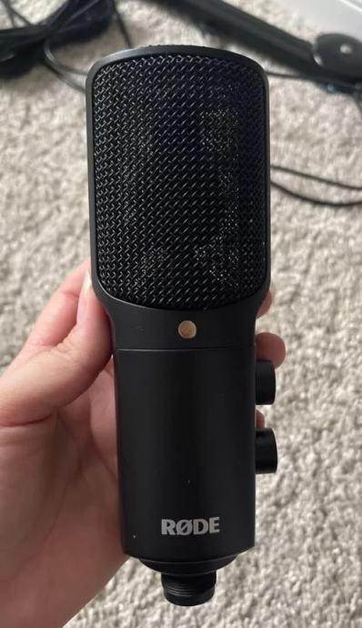 Mikrofon Rode z nosilcem in stojalom Streaming Twitch Gaming Setup PC