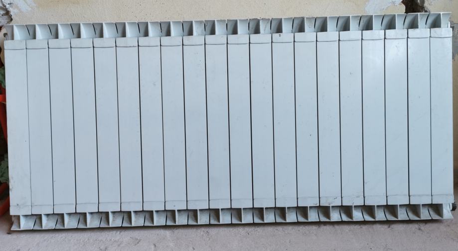 Aklimat radiatorji (6 kosov) z ventili in nosilci