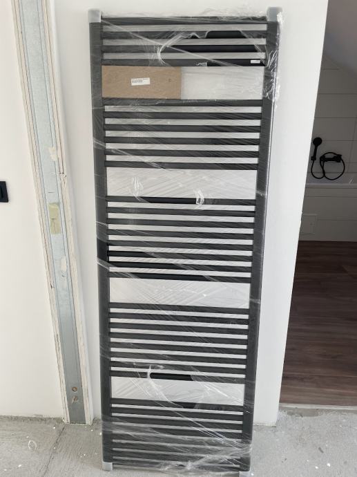 Kopalniški radiator lojtra Bial Alta 600x1694mm črn/antracit