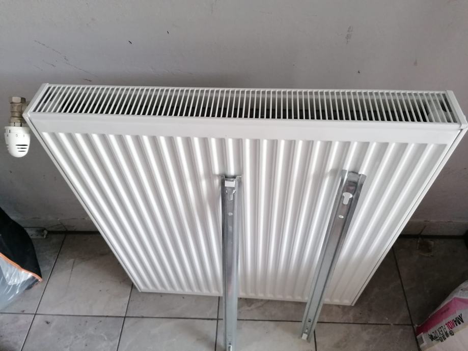 Pločevinasti radiator NOV 90 x 100cm z ventilnim vložkom