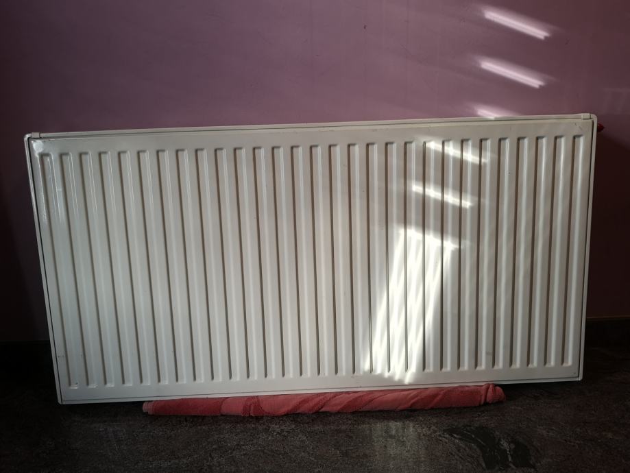 Radiator 120 x 60 cm s termostatskim ventilom