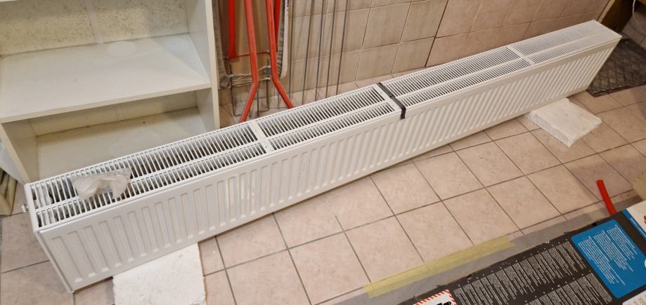 Nov radiator 230cm, sredinski priklop